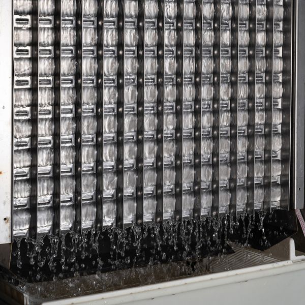 Quality 760*640*720/760*860*1000mm LZ-1000 Automatic Ice Maker Moon Shaped Ice Machine for sale