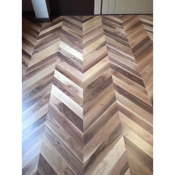 Quality C Grade And Natural Lacquered Chevron Pattern Parquet Eco Friendly for sale