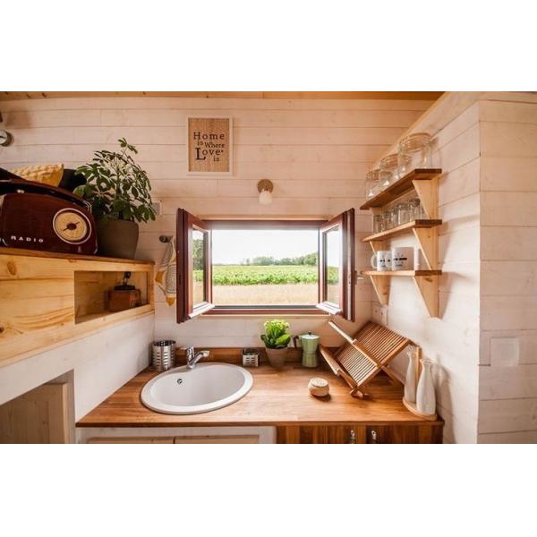 Quality Fast Delivery Mini Caravan Travel Camper Camping Tiny House On Wheels for sale