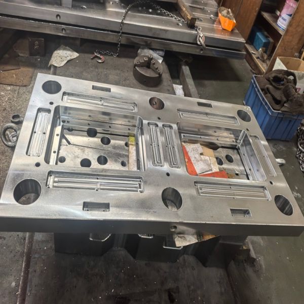 Quality JIS Standard Precision Hot Forging Die Custom Size Injection Mold Base for for sale