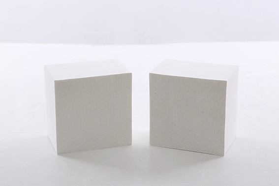 Quality MgO Cordierite Honeycomb Ceramic , Ivory Ceramic Substrates for sale