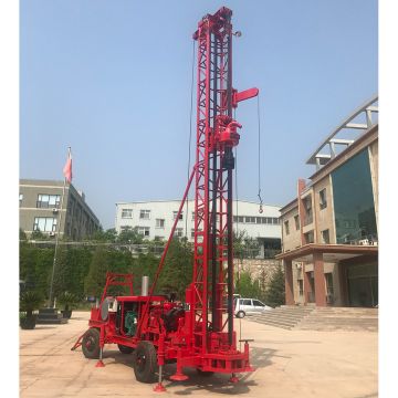 Quality Trailer Type Mud Rotary Drilling Rig , Mobile Borehole Drilling Machine 400m for sale