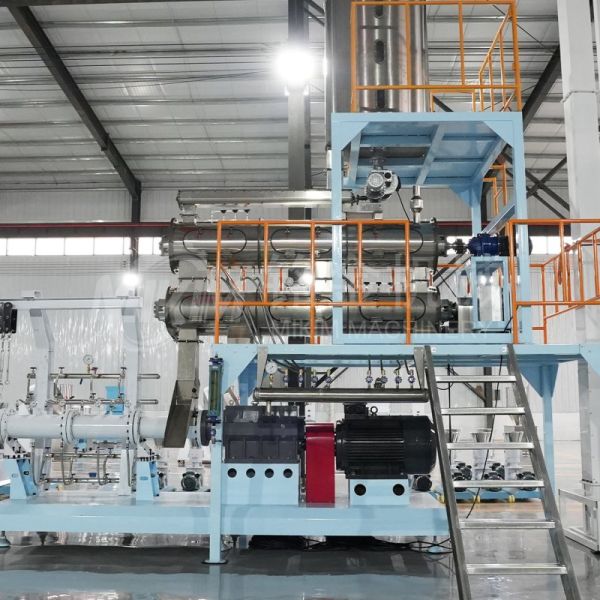 Quality Continuous & Automatic Twin Screw Extruder for Dog Food Making Machine with 380V for sale