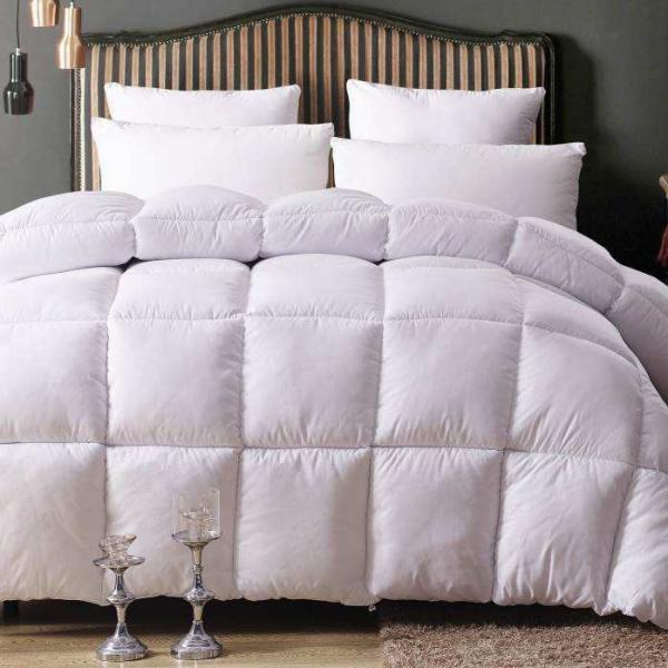 Quality 10% Duck Down Luxury Hotel Quilts Customized With Durable Construction for sale