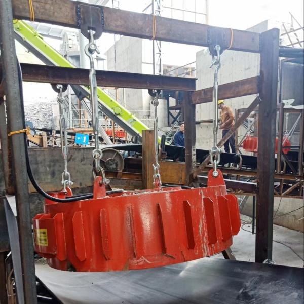 Quality Deep Magnetic 500mm Belt Dry Self Dumping Electromagnetic Iron Remover With Self for sale