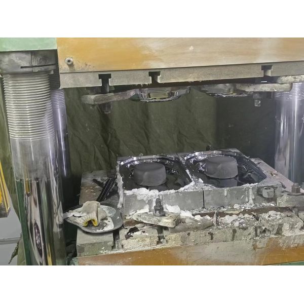 Quality Computer Controlled Melamine Tableware Moulding Machine Customized Molds One Out Of Two 12