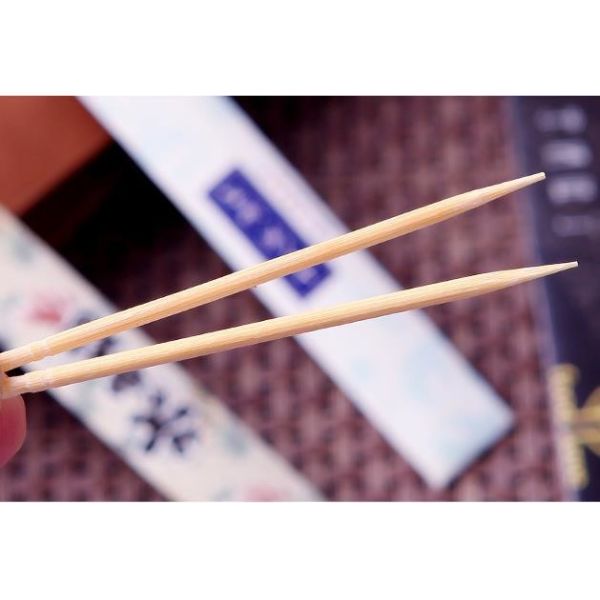 Quality Natural Bamboo Toothpick with Personalized Logo and Paper Package Size 8.5cm*1 for sale