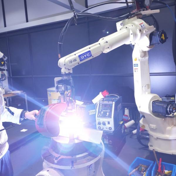 Quality 7 Axis FD-V6S OTC Daihen Welding Robot , CNC OTC Mig Welding Machine for sale