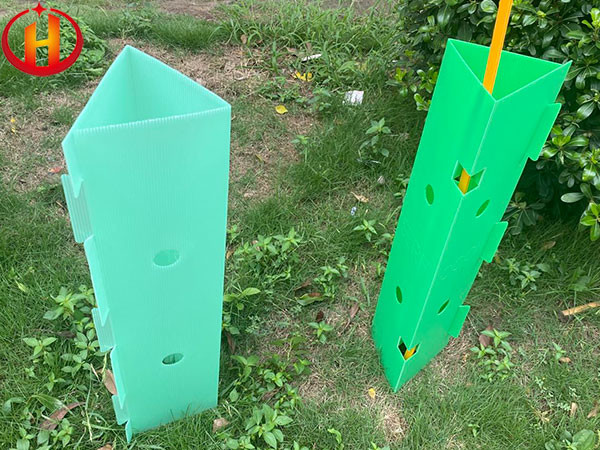 Quality Fireproof Corrugated Plastic Tree Guards Green Triangular 300gsm for sale