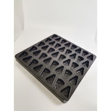 Quality 40 Links Non Stick Silicone Triangle Shaped Cake Baking Trays Mold for sale