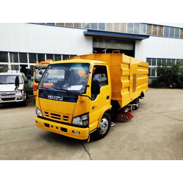 Quality ISUZU 4*2 Road Road Washing Truck , Cleaning Tank Truck With 4cbm Water 5cbm Dust for sale