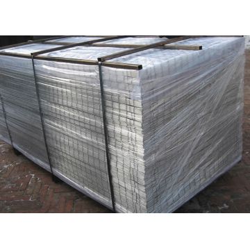 Quality Hot Dipped Galvanized 4mm Welded Wire Mesh Rolls And Panels For Security for sale