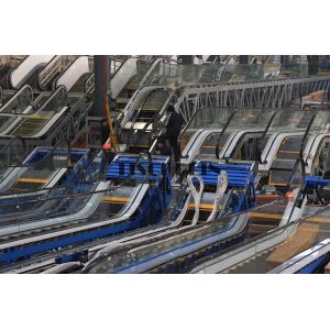 Quality 30° 35° Inclination Large Passenger Flow Commercial Escalator Anti-corrision for sale