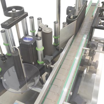 Quality Vertical Positioning Sticker Labeling Machine for Round Liquor/Beer/Wine Bottles for sale