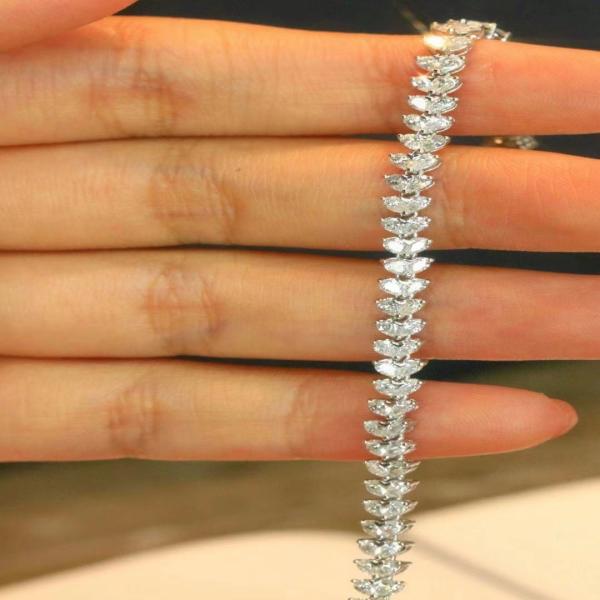 Quality 18K Customizable Tennis Bracelet with Lab Grown Diamond and Full Diamond Water for sale