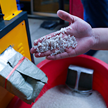 Quality pp pe film recycle plastic granules pe granulator making machine for sale