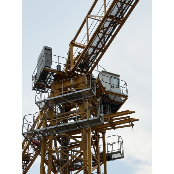 Quality Zoomlion 7025 tower crane 12Tons max load 2.5 tons tip load moy moy 2021 for sale