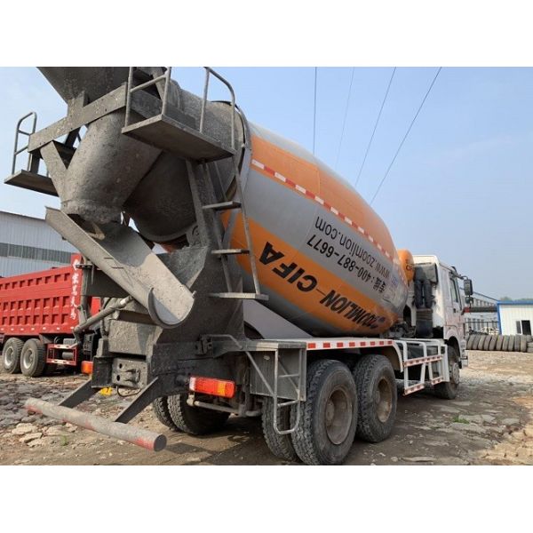 Quality Hydraulic Pump Used Concrete Mixer Truck , 8cbm 10cbm Used Cement Mixer Truck for sale