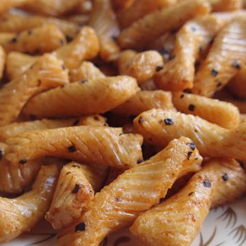 Quality Seaweed Rice Cracker Snacks Grain Snacks 7.5KG In Bulk Low Fat for sale