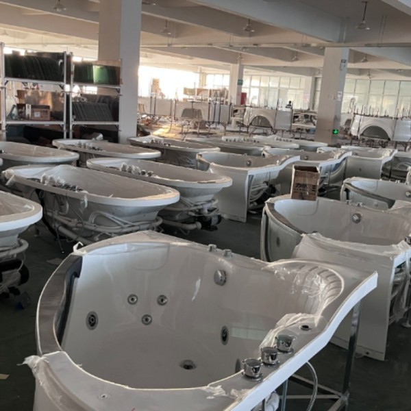 Acrylic bathtub product showcase