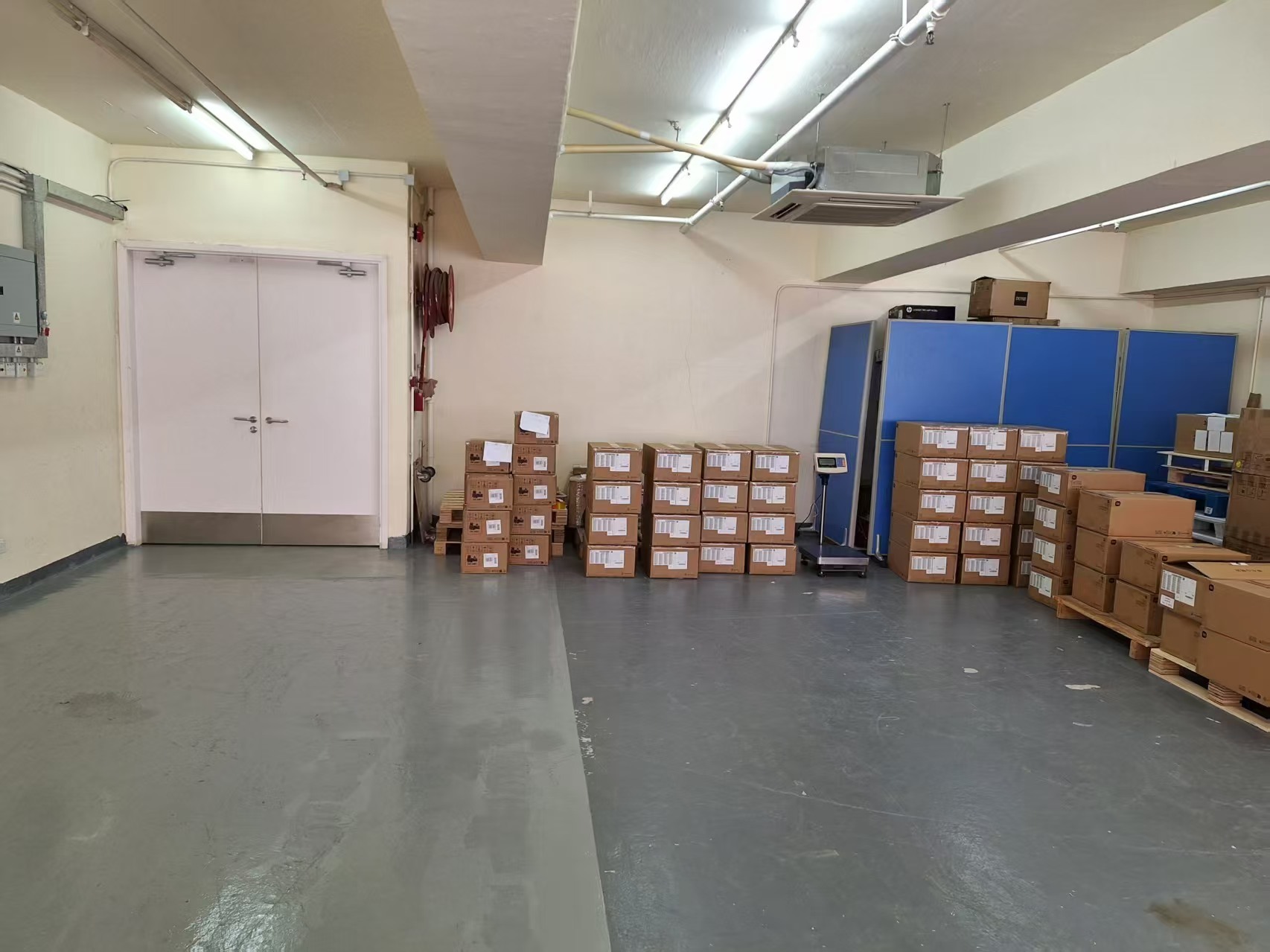 Quality Hong Kong warehousing, self-owned warehouse, supports dropshipping via UPS/DHL/FedEx to the world, global import to Hong Kong for sale