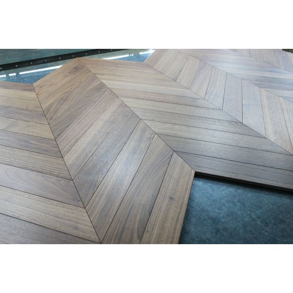 Quality Natural Walnut Engineered Wood Chevron Flooring Brushed UV Lacquer for sale