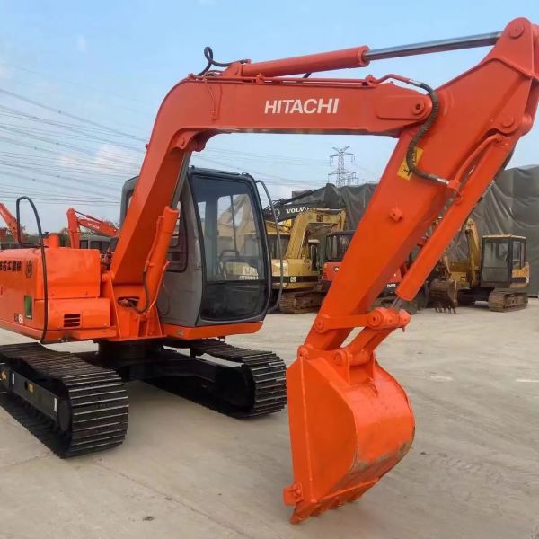 Quality 0.2m3 Second Hand EX 60 Excavator 6T Working Hours 0-2000 for sale
