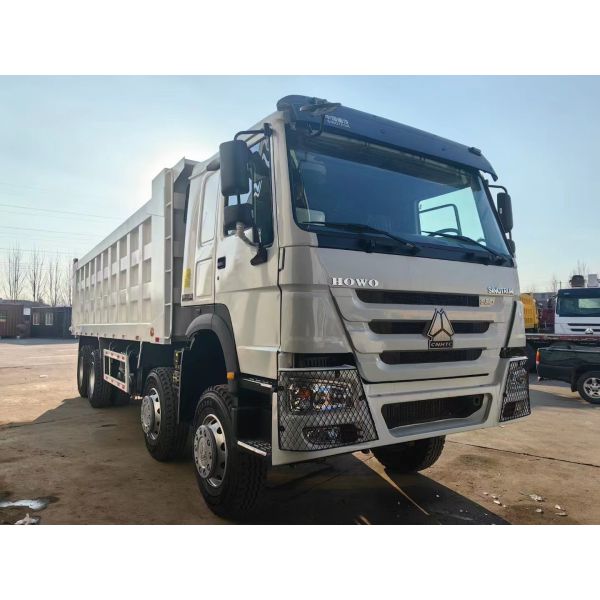 Quality Sinotruk AC16 Axle Used Tipper Trucks Mining Engineering Trucks 8x4 12 Wheels for sale