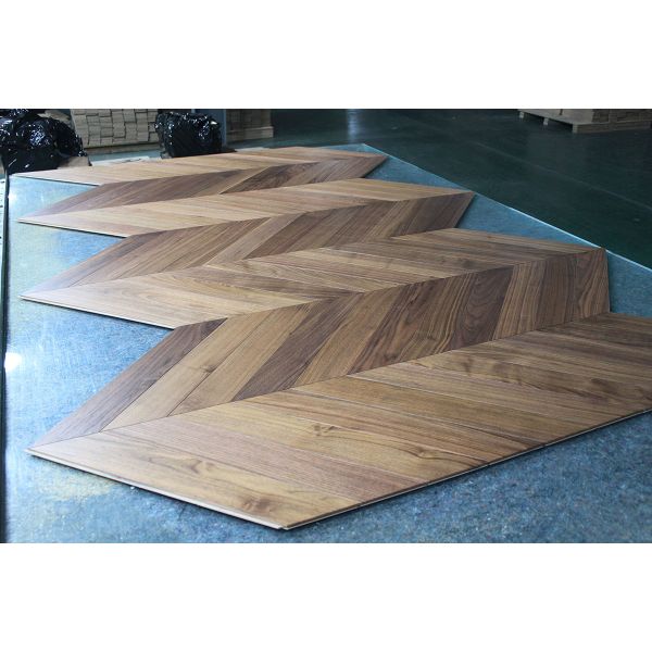 Quality Natural Walnut Engineered Wood Chevron Flooring Brushed UV Lacquer for sale