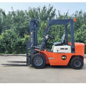 Quality FD20 Diesel Powered Forklift Mini 3000mm Lift Height For Small Rough Terrain for sale