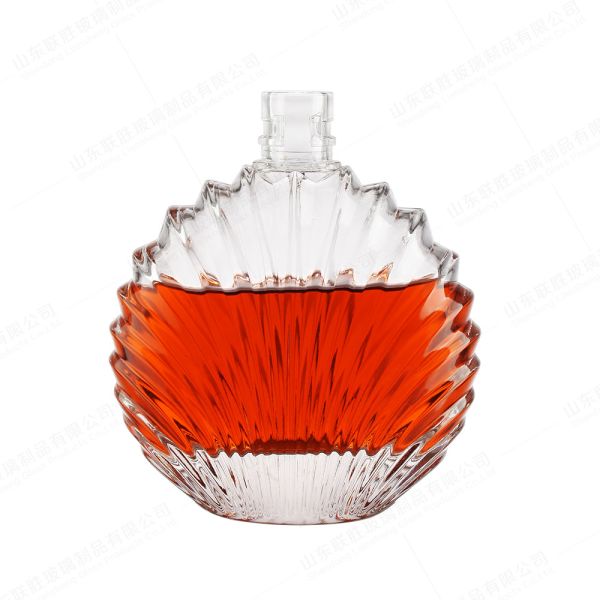 Quality Hot Item Creative Shell-Shaped Transparent Whiskey Gin Rum Spirit Glass Bottle with Cork for sale