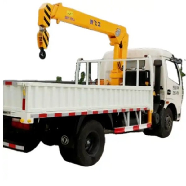 Quality SINOTRUK HOWO 6 ton 4x2 Euro2 Emission Mini Truck Mounted Crane Small Lorry Truck With Folding Boom Arm Crane for sale