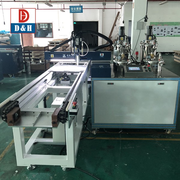 Quality Self-Cleaning Three Axis Dispensing Robot for Silicone Epoxy Resin Adhesive for sale