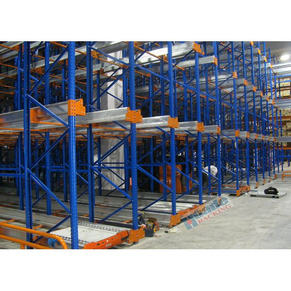 Quality Freezers Radio Shuttle Racking 2 Aisles Heavy Load Industrial Pallet Racks Customized for sale