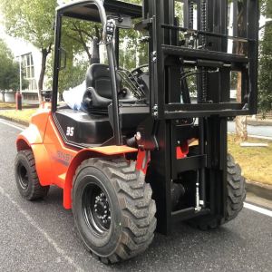 Quality 3.5 Ton 4x4 Forklift Small Rough Terrain Forklift FD35 Diesel Engine for sale