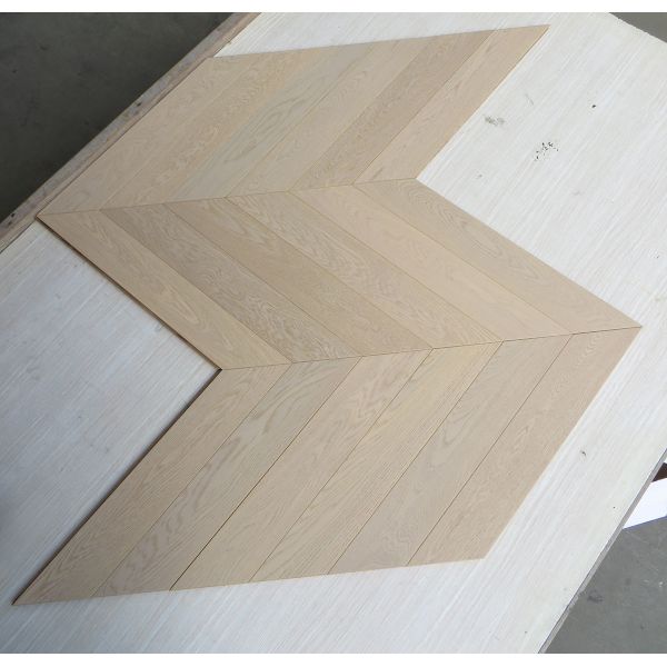 Quality White Stained Engineered Oak Chevron Flooring Premium Grade EC54 Color for sale