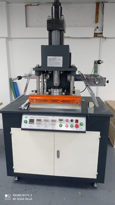 Quality Hydraulic Bronzing Machine Press Machine For Rigid Box for sale