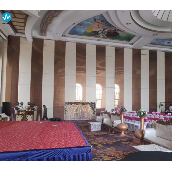 Quality Ultra High Type Manual Operable Partitions Acoustic Sliding Movable Partitions Aluminium Frame Folding Divider for sale