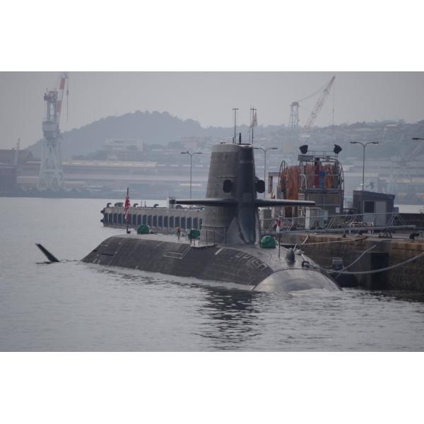 Quality 3300×5000mm Semi - Submersible Submarine Fenders For Submarine Protection for sale