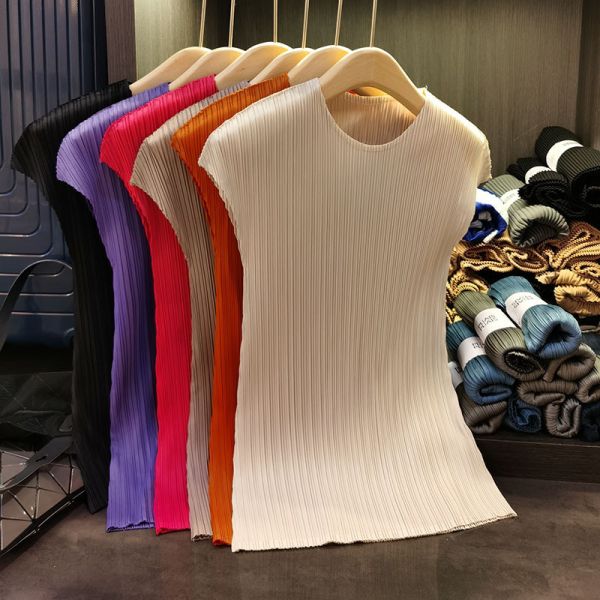 Quality Pleated Round Neck Sleeveless Solid Color Vest for Women Fashion Summer Versatile Slimming Top for sale