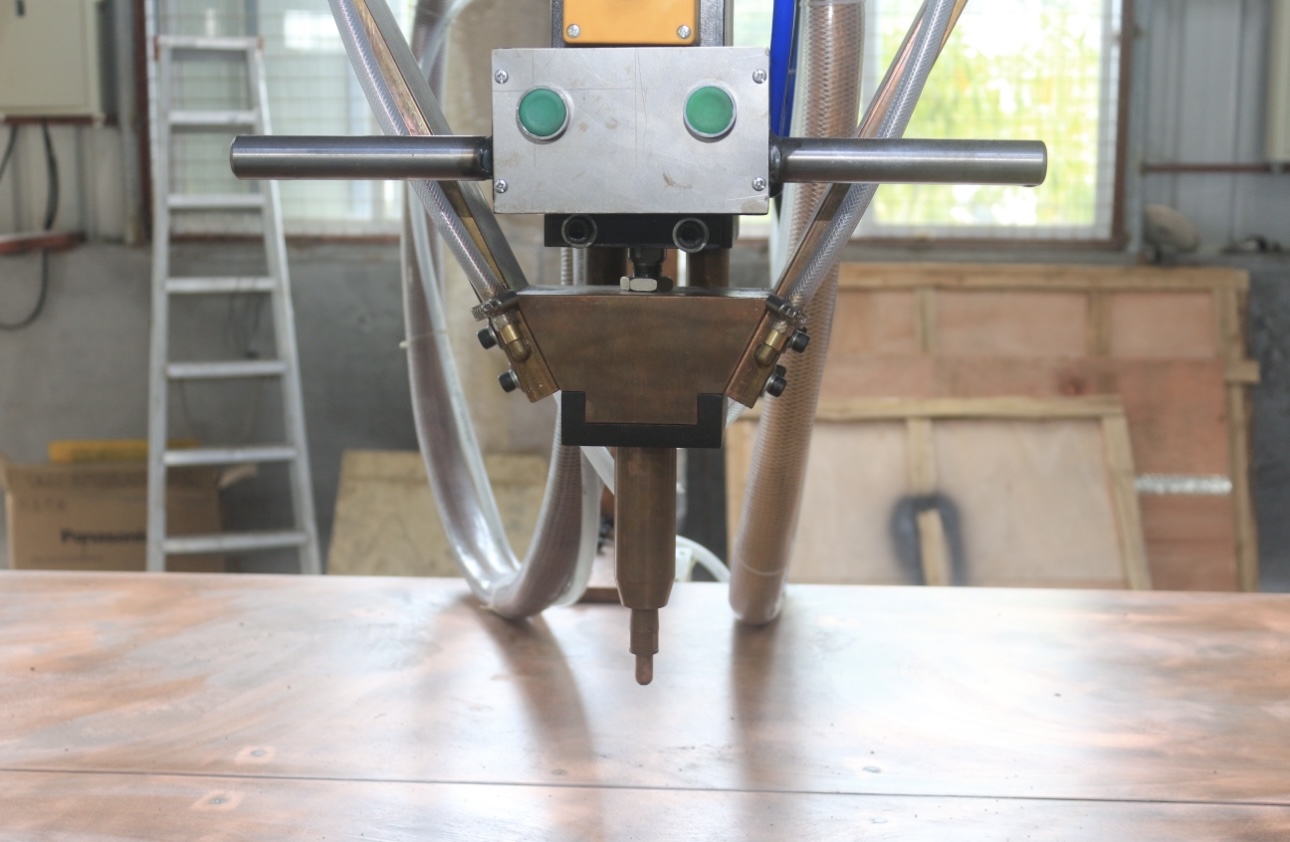 Hwashi Manual Handheld Spot Welding Machine For Elevator Door Plate Crank Arm 3
