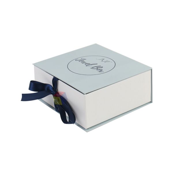 Quality Custom Jewelry Packaging Box Bracelet Gift Box With Matt Lamination And Ribbon for sale