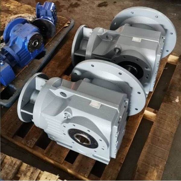 Quality Horizontal Premium Helical Gear Reducer Gear Unit For Agitator for sale