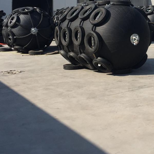 Quality Durable Yokohama Floating Pneumatic Fender Ship Bumpers for sale