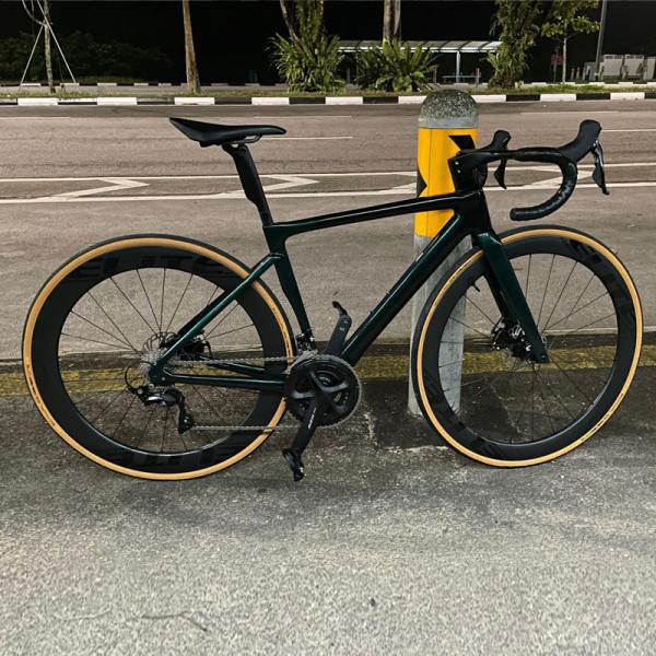 Quality 700C Fully Hidden Cable Road Bikes Full Carbon Fiber for sale