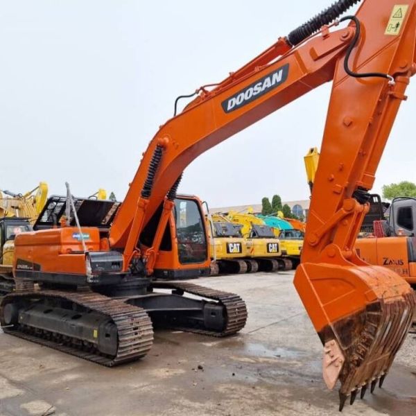 Quality Second Hand DOOSAN Hydraulic Digger DH225 Used Excavating Equipment for sale