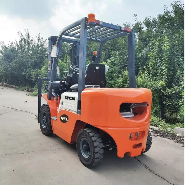 Quality Warehouse Forklift 4 Wheel Drive , FD20 Small Diesel Forklift 19km / Hour for sale