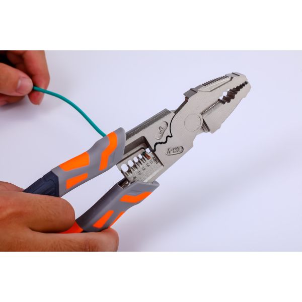 Quality Multifunction Forge Steel Insulated Combination Plier 1000v 224mm For Wire for sale