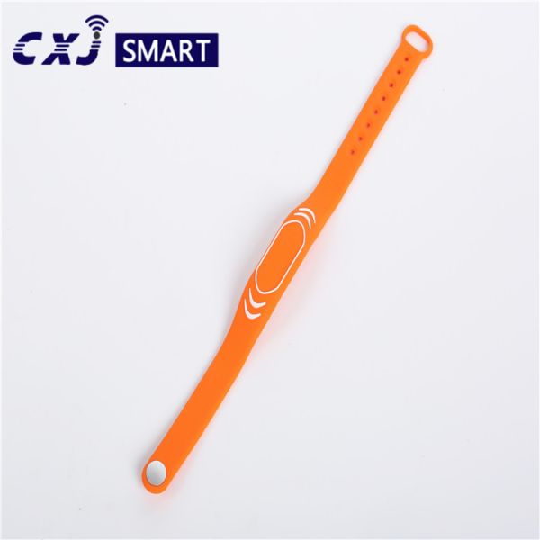 Quality Programmable Silicone ntag213 wrist band RFID NFC Bracelet for sale