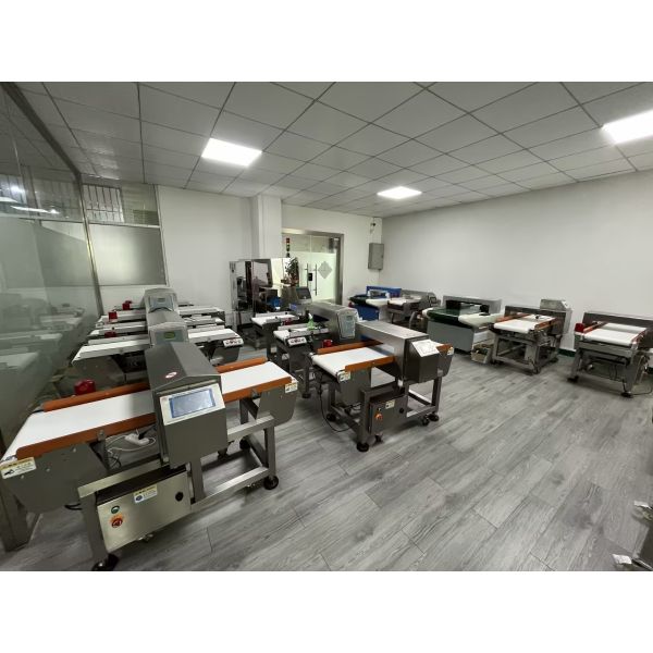 Quality Intelligent Metal Detector Machine For Food Industry IP67 Grade Automatic for sale